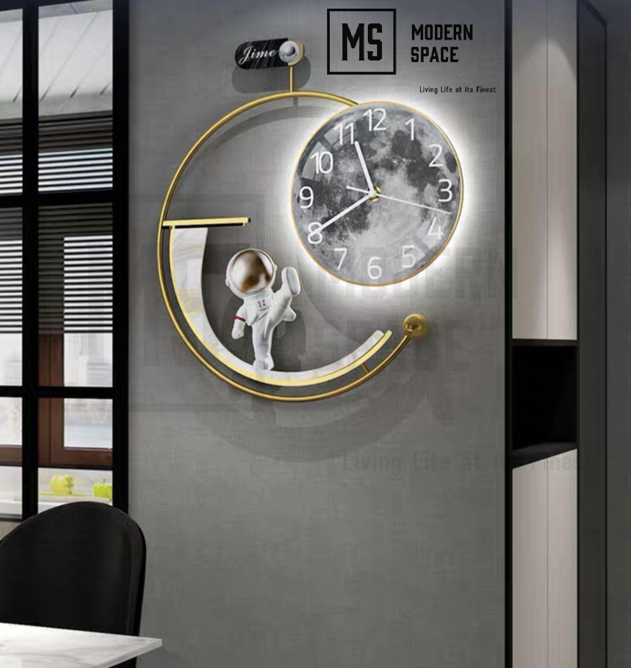 ASTRONAUT Designer Wall Clock – Modern Space Living